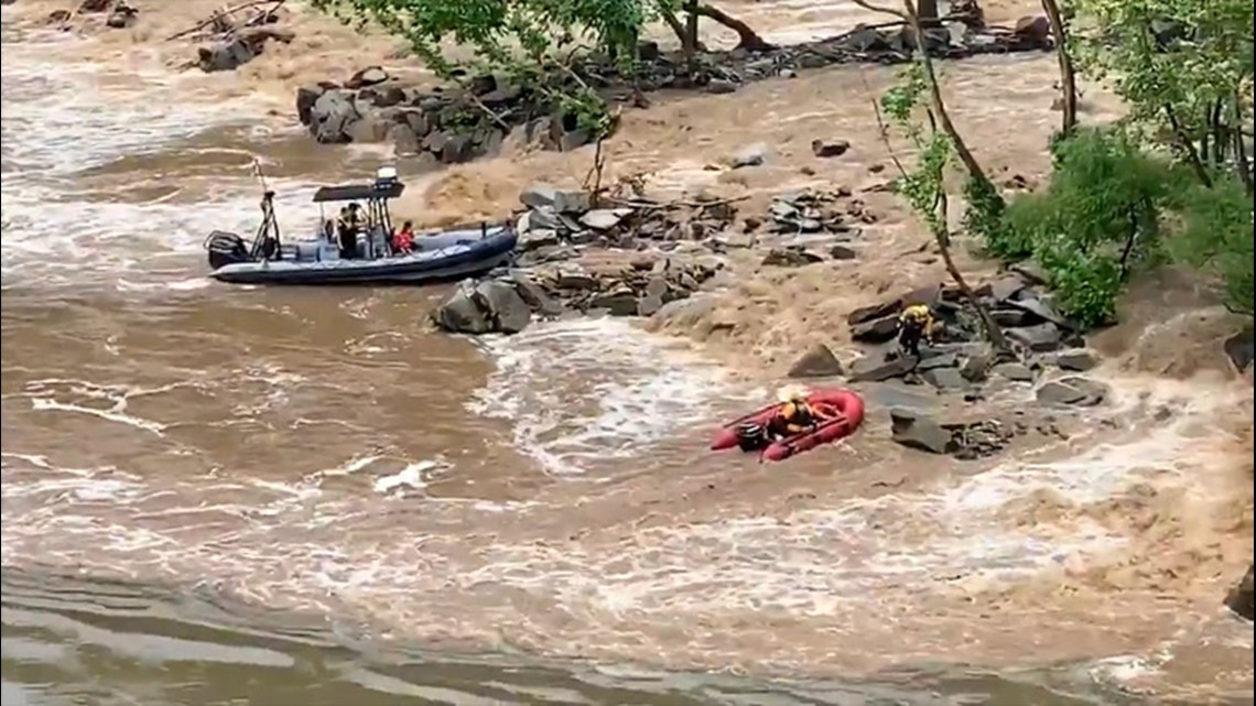 Rising river leaves families trapped | 12news.com