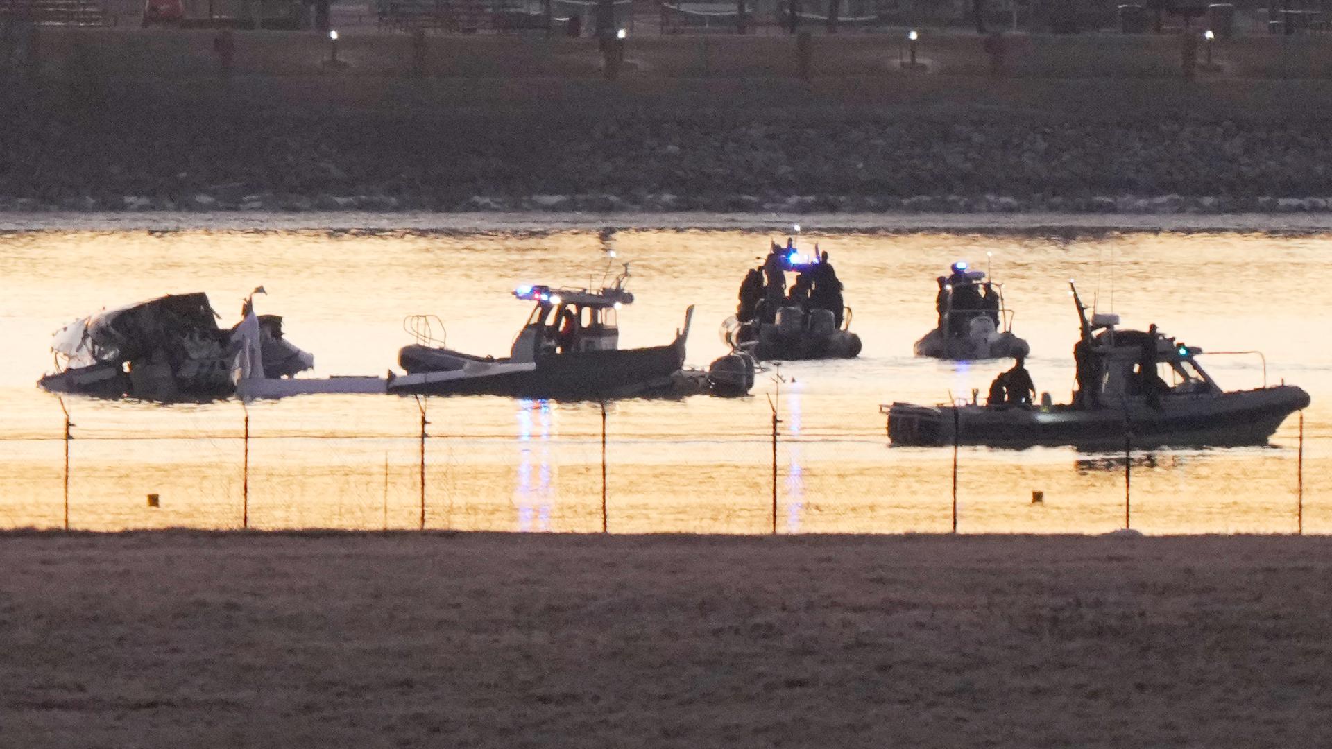 Passenger jet collides with helicopter near Washington's Reagan Airport ...