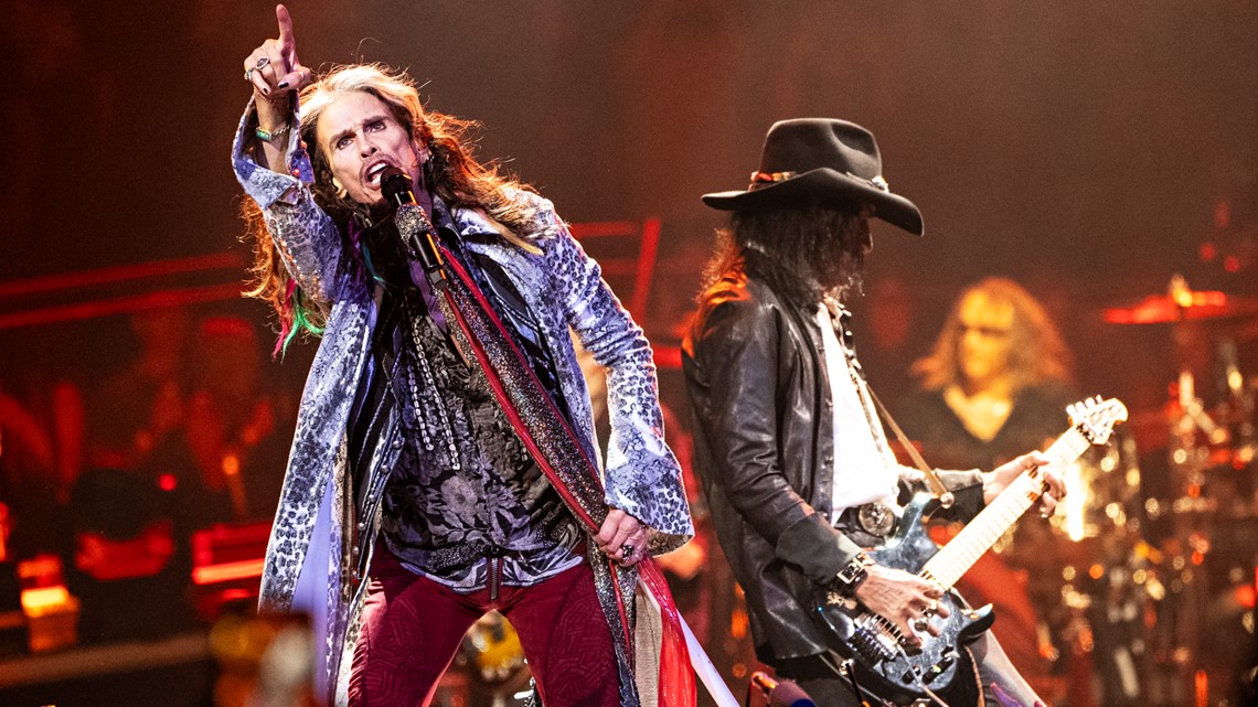 Aerosmith's Steven Tyler injures vocal cords on farewell tour | 12news.com