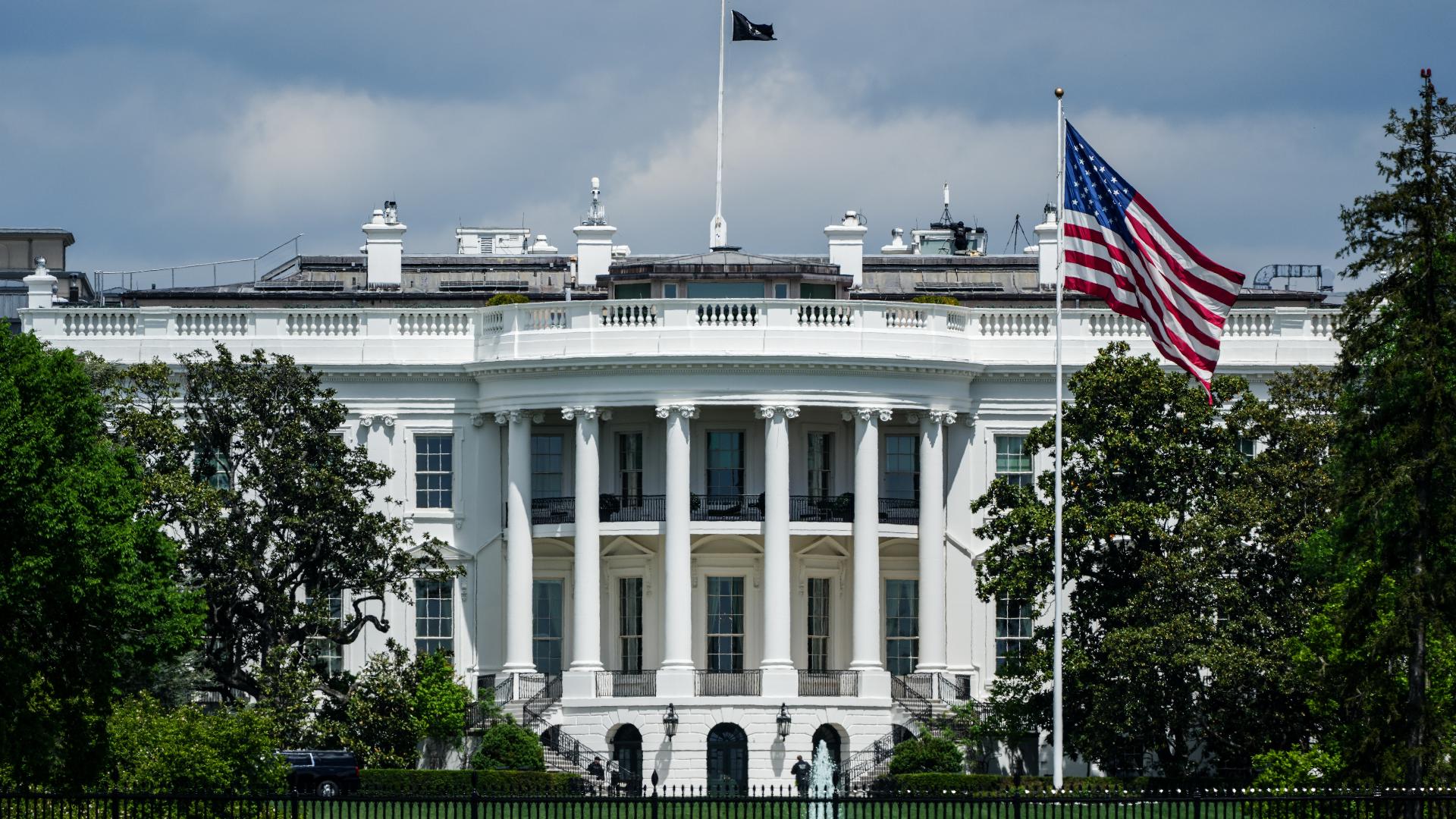FAA employee accused of sending email threatening to kill President ...