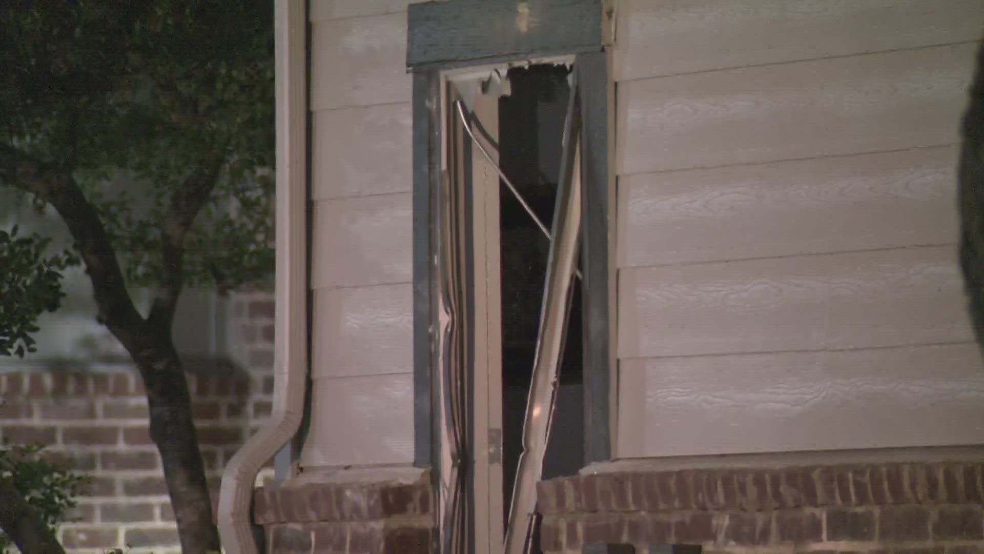 7 officers shot in Texas; suspect dies after standoff, SAPD says ...