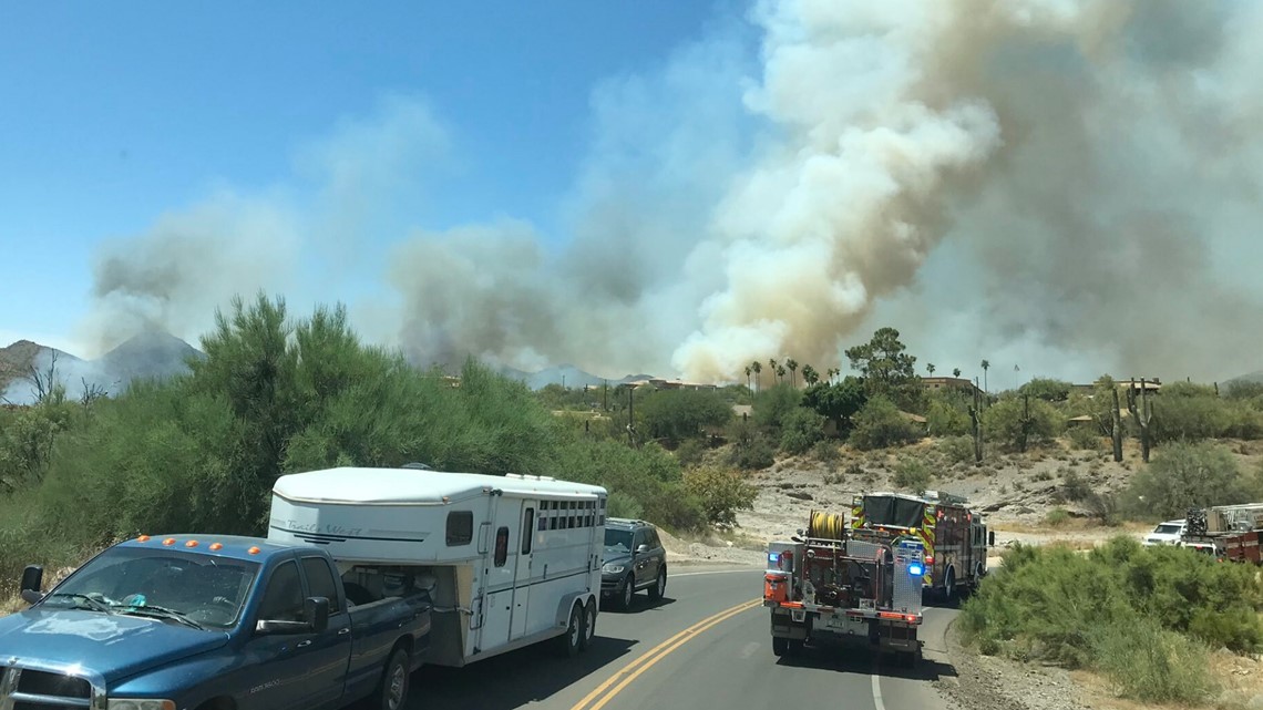 Golf course brush fire causes homes to evacuate in Cave Creek | 12news.com
