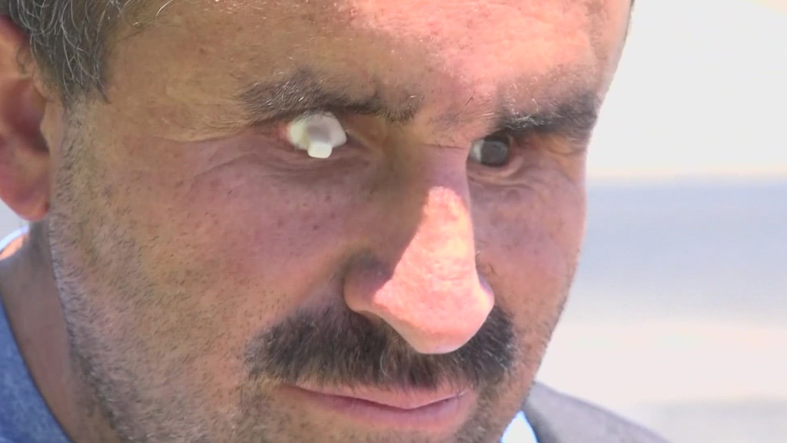 Beloved blind Phoenix street vendor passes after cancer fight | 12news.com