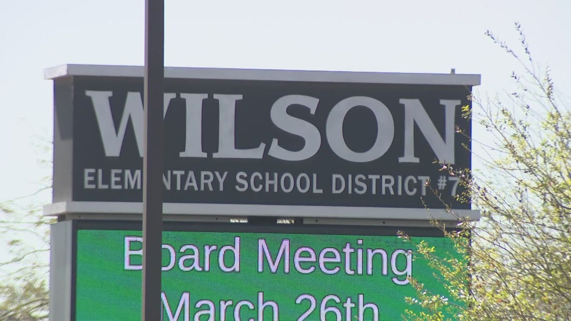 Arizona teacher arrested after allegedly exposing himself to students ...
