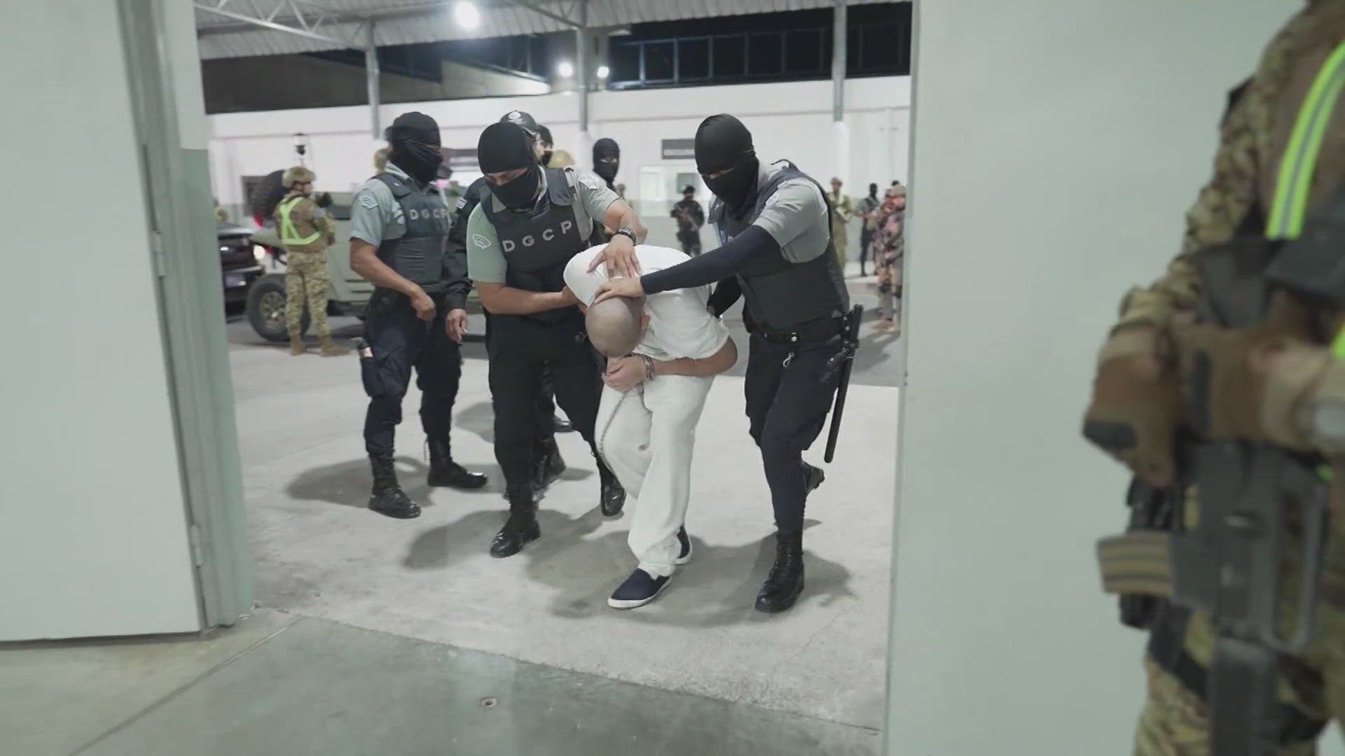 Trump's Border Czar labels Venezuelan gang 'terrorists' | 12news.com