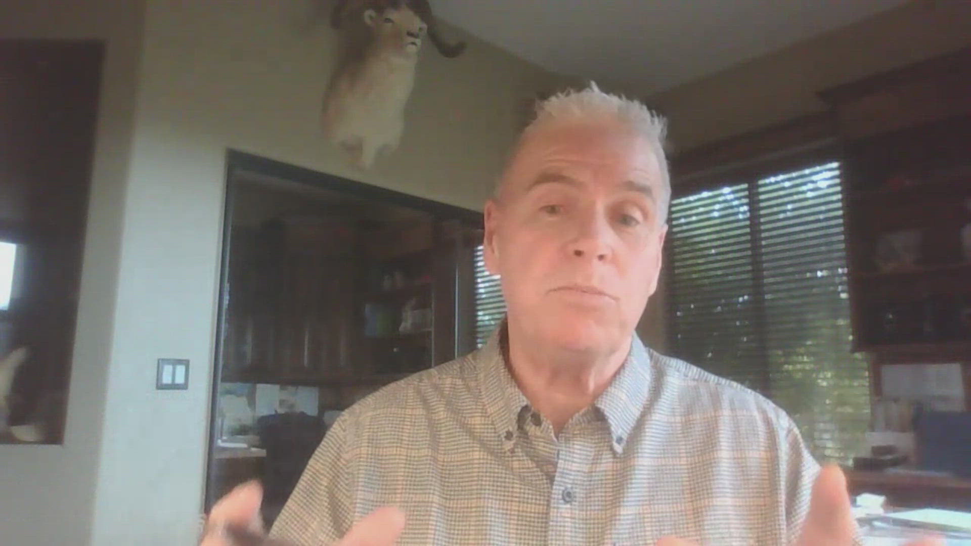 Steve Hooper, a retired FBI agent, gives analysis on the investigation ...