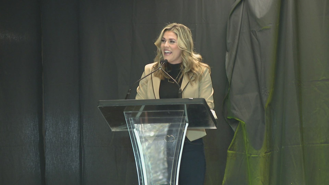 12News journalist Rachel Cole hosts Summer of a Million Meals Friends ...