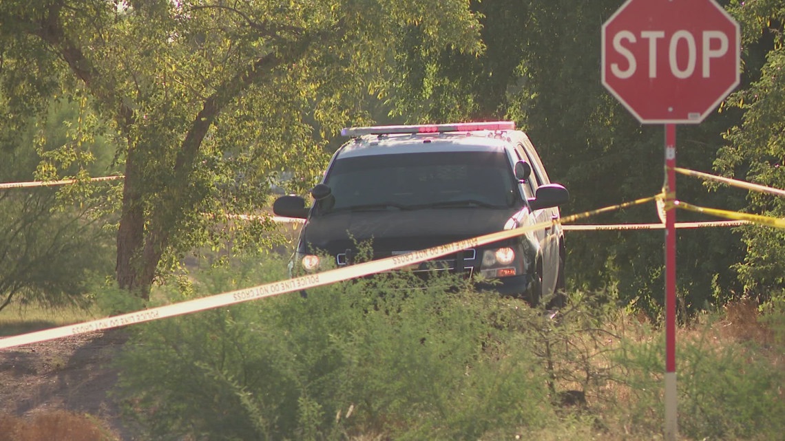 Suspect dead after confrontation with Mesa police | 12news.com