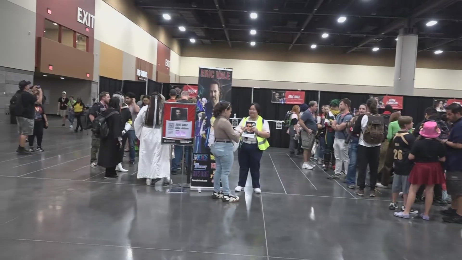 Fans of comics, movies, anime and more gather for Phoenix Fan Fusion ...