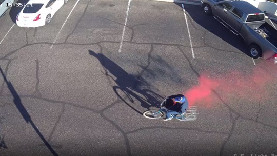 Dye pack explodes as bank robber gets away on bicycle, Glendale PD ...