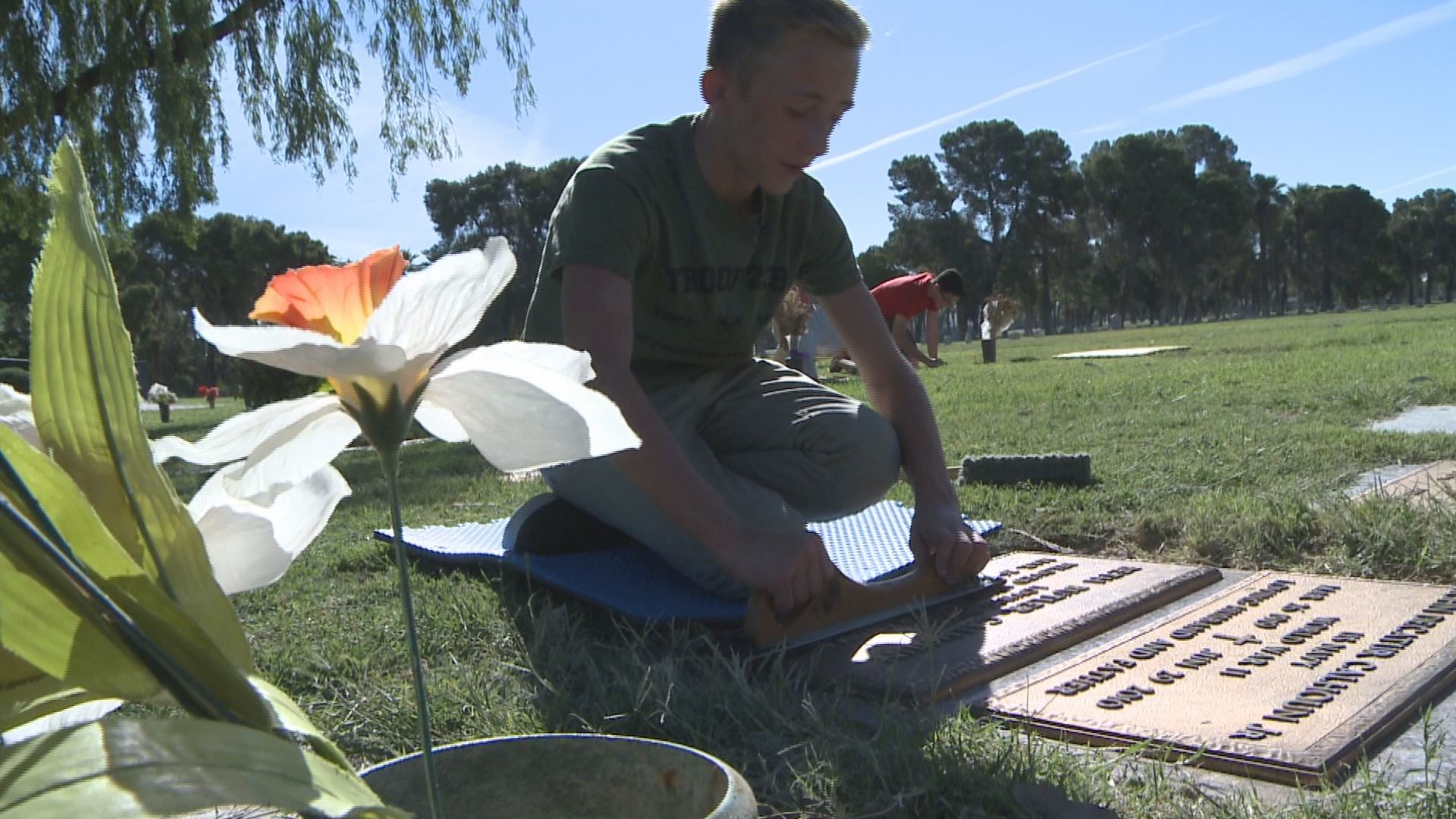 Veterans' grave markers like new after Eagle Scout project | 12news.com