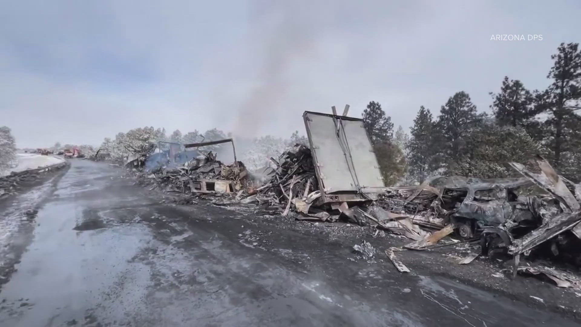 Deadly crash closes I-40 in northern Arizona | 12news.com