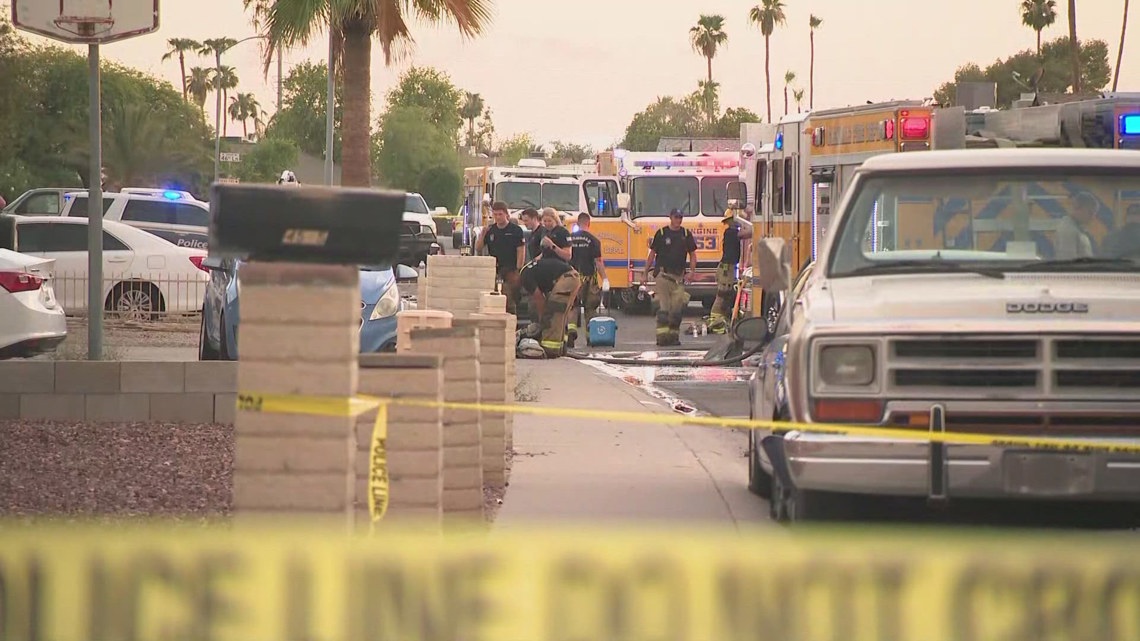 1 dead, 1 hospitalized in Phoenix house fire | 12news.com