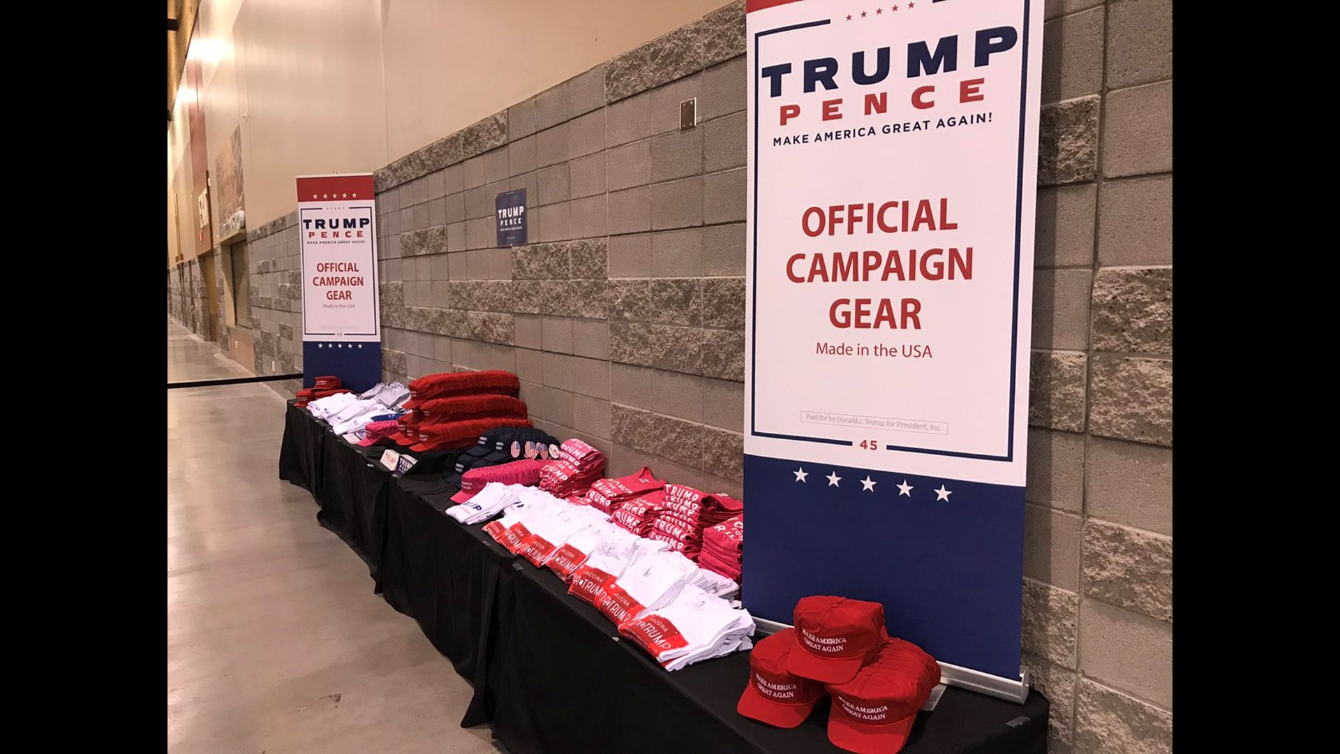 PHOTOS: Inside the Phoenix Trump rally | 12news.com