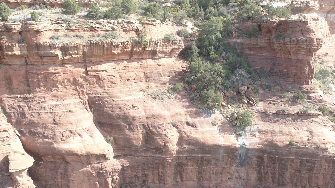 Hiker dies after falling 100 feet down Sedona trail | 12news.com