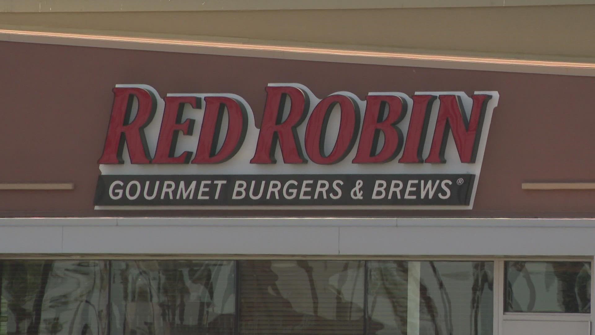 Suspect arrested for murder of Red Robin employee in Scottsdale ...