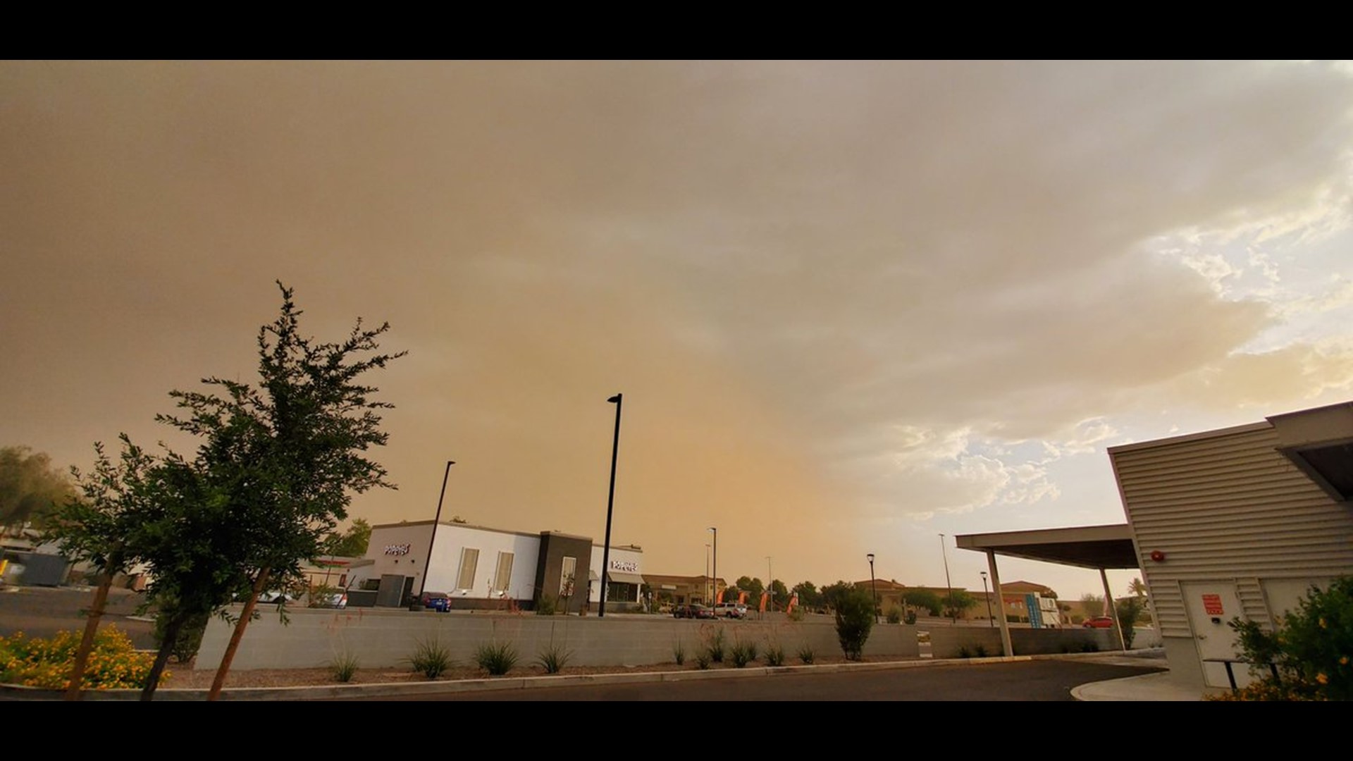 Dust storm moves through southeast Valley | 12news.com