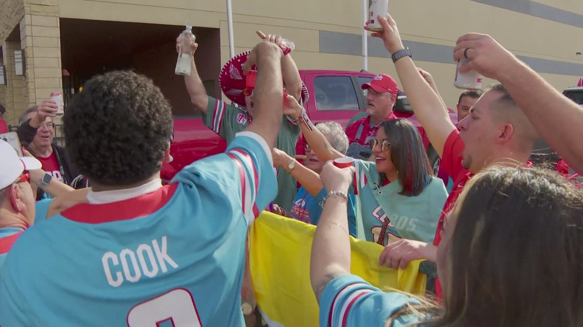 College football fans fuel the Valley's economy | 12news.com