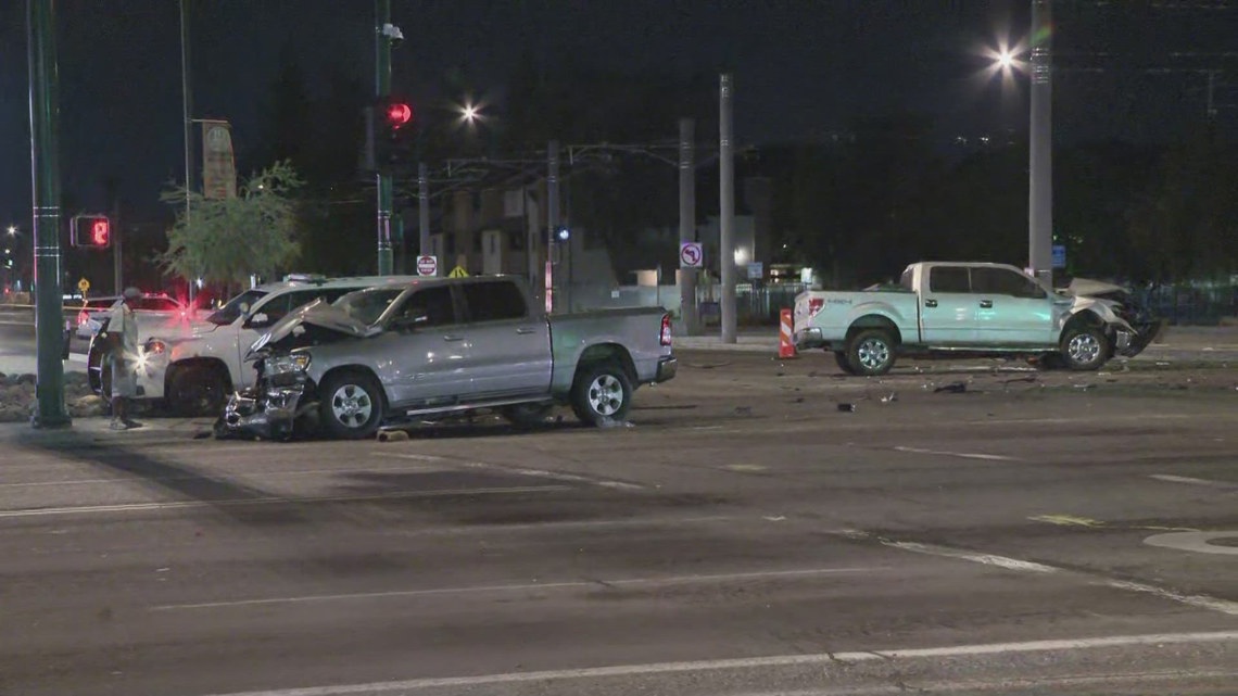 Police cruiser crash at north Phoenix intersection | 12news.com