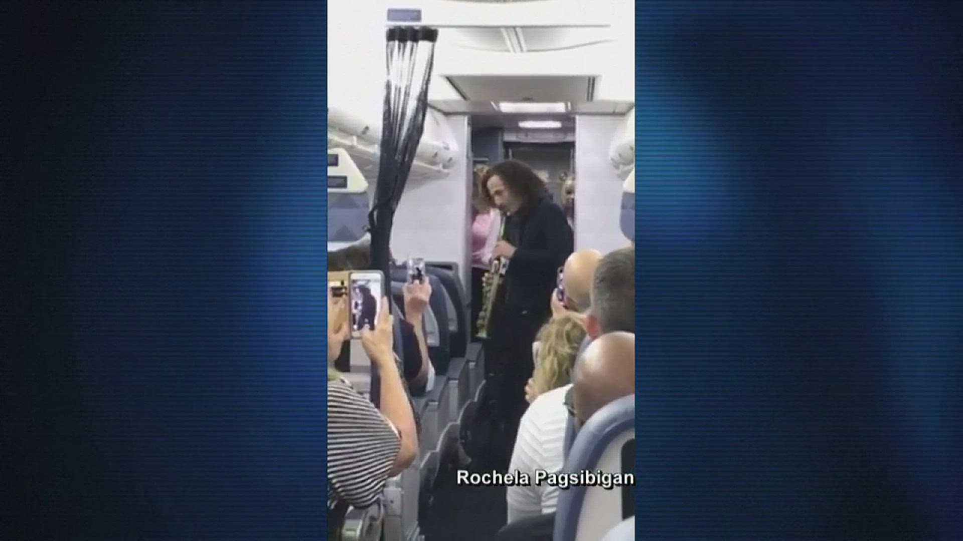 WATCH: Kenny G gives impromptu performance for charity on Delta flight ... WATCH: Kenny G gives impromptu performance for charity on Delta flight ...