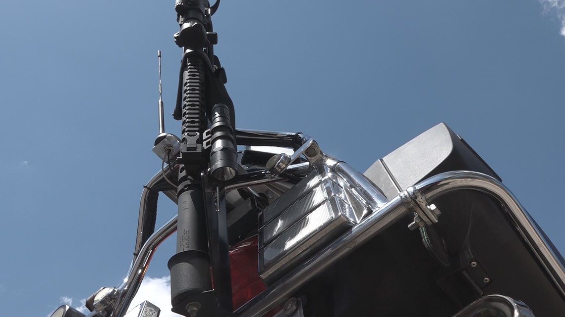 Tempe police officers turn heads with AR-15s strapped to their ...