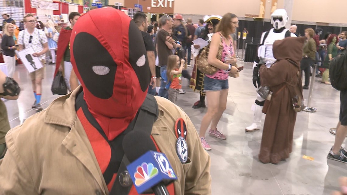 PHOTOS: Rachel Cole visits Phoenix Comic Fest | 12news.com