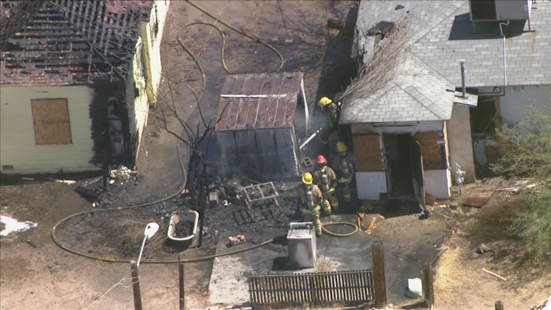 Central Phoenix shed fire spreads to two homes | 12news.com