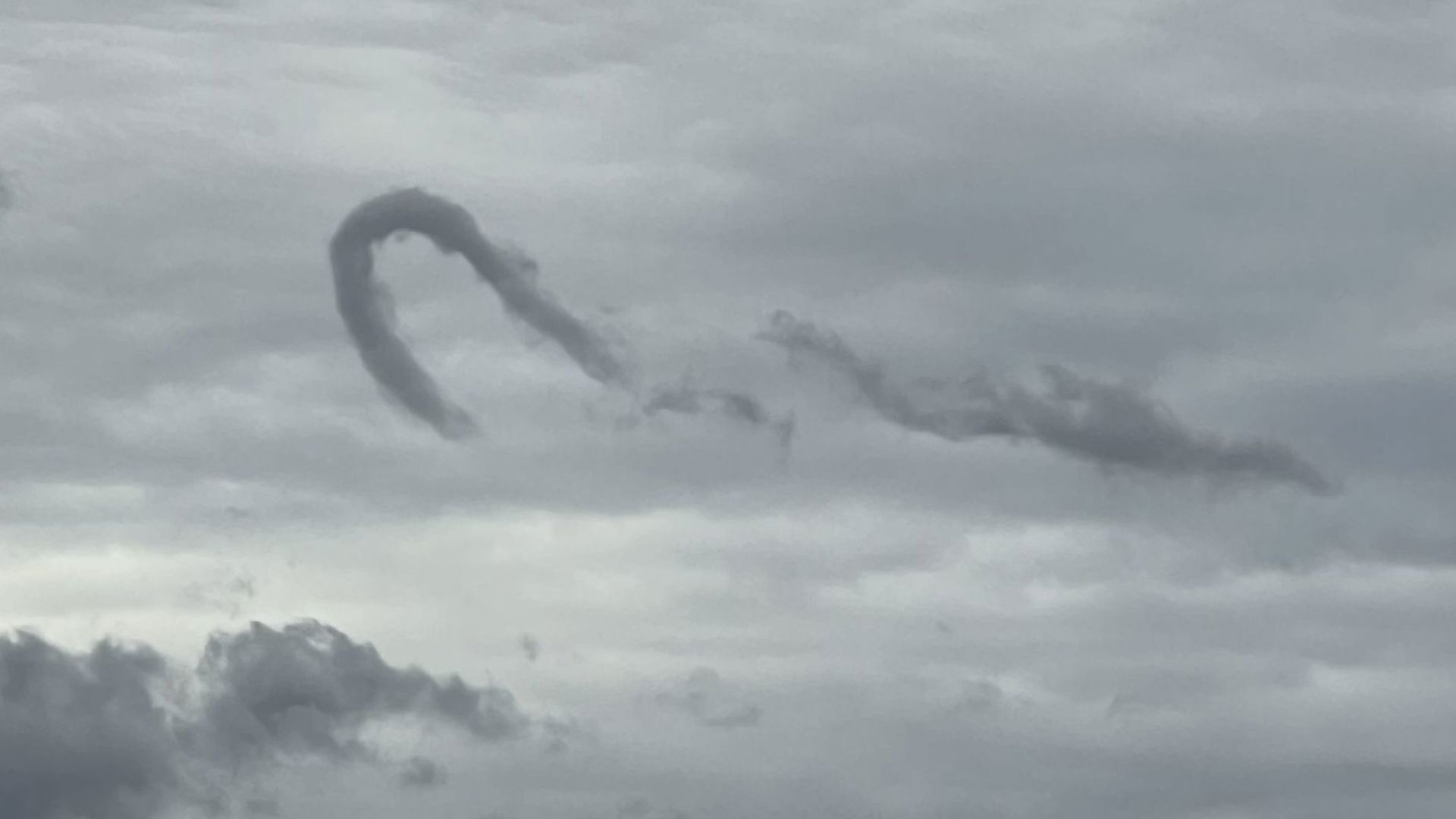 Unique weather phenomenon seen over Peoria | 12news.com