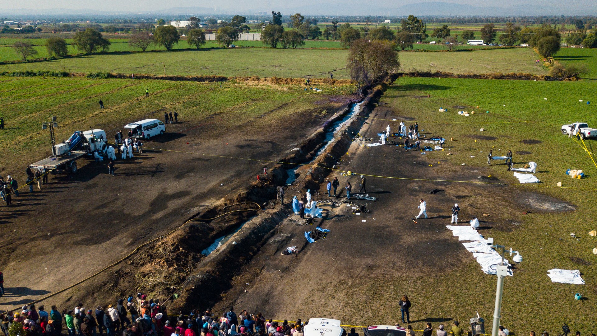 Mexican pipeline explosion kills 71, leaves nightmare of ash | 12news.com