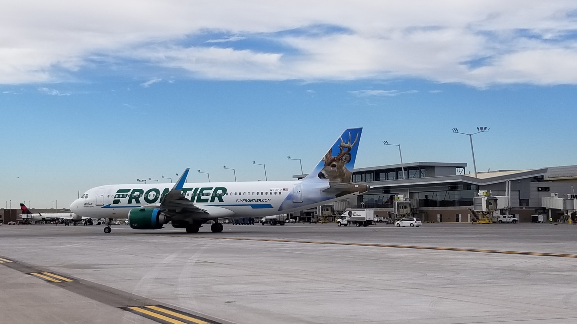 Frontier Airlines announces nonstop flights from Phoenix to Los Angeles ...