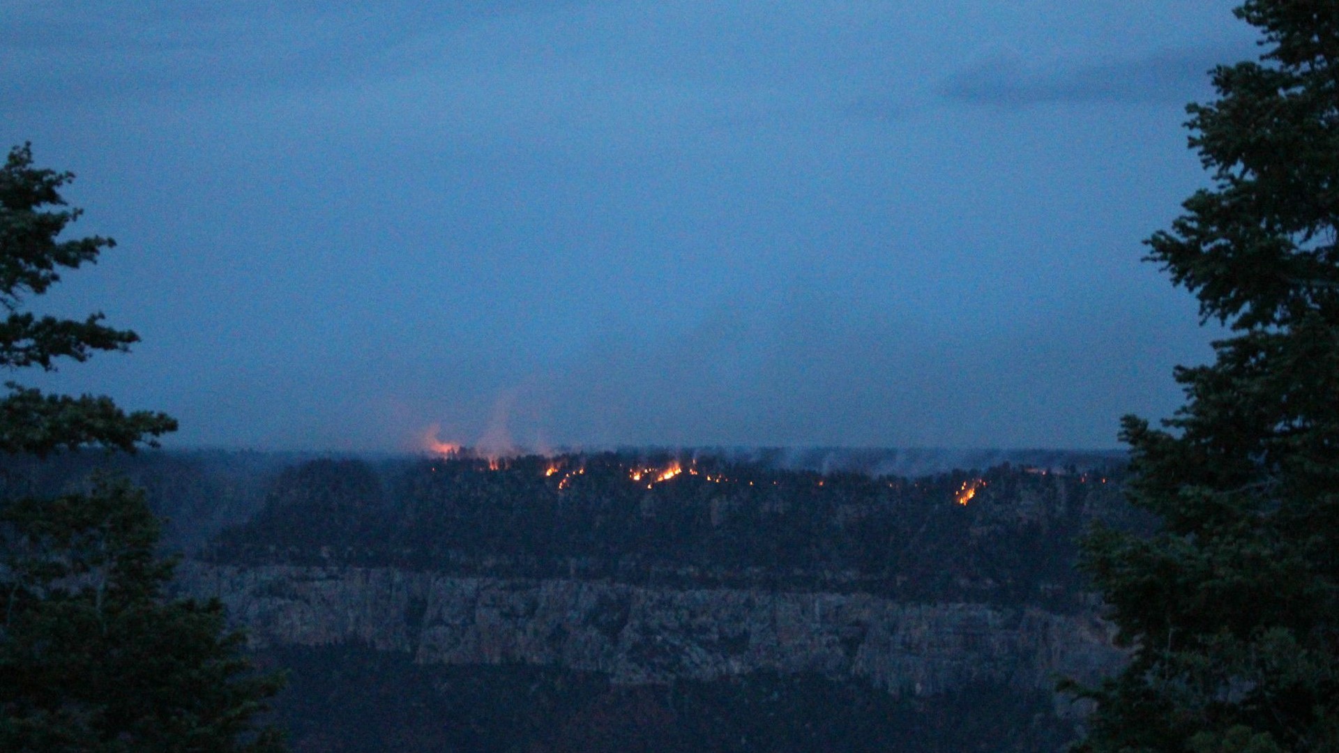 Grand Canyon closes North Rim road, trails due to wildfire | 12news.com