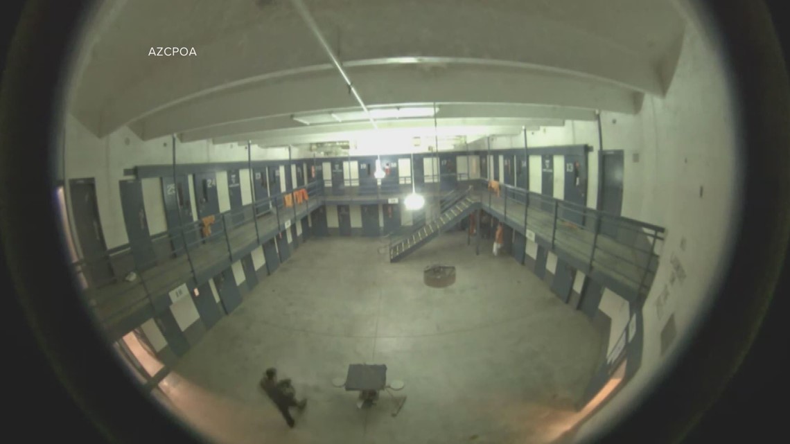 RAW: Video of inmates at Lewis Prison attacking correctional officers ...
