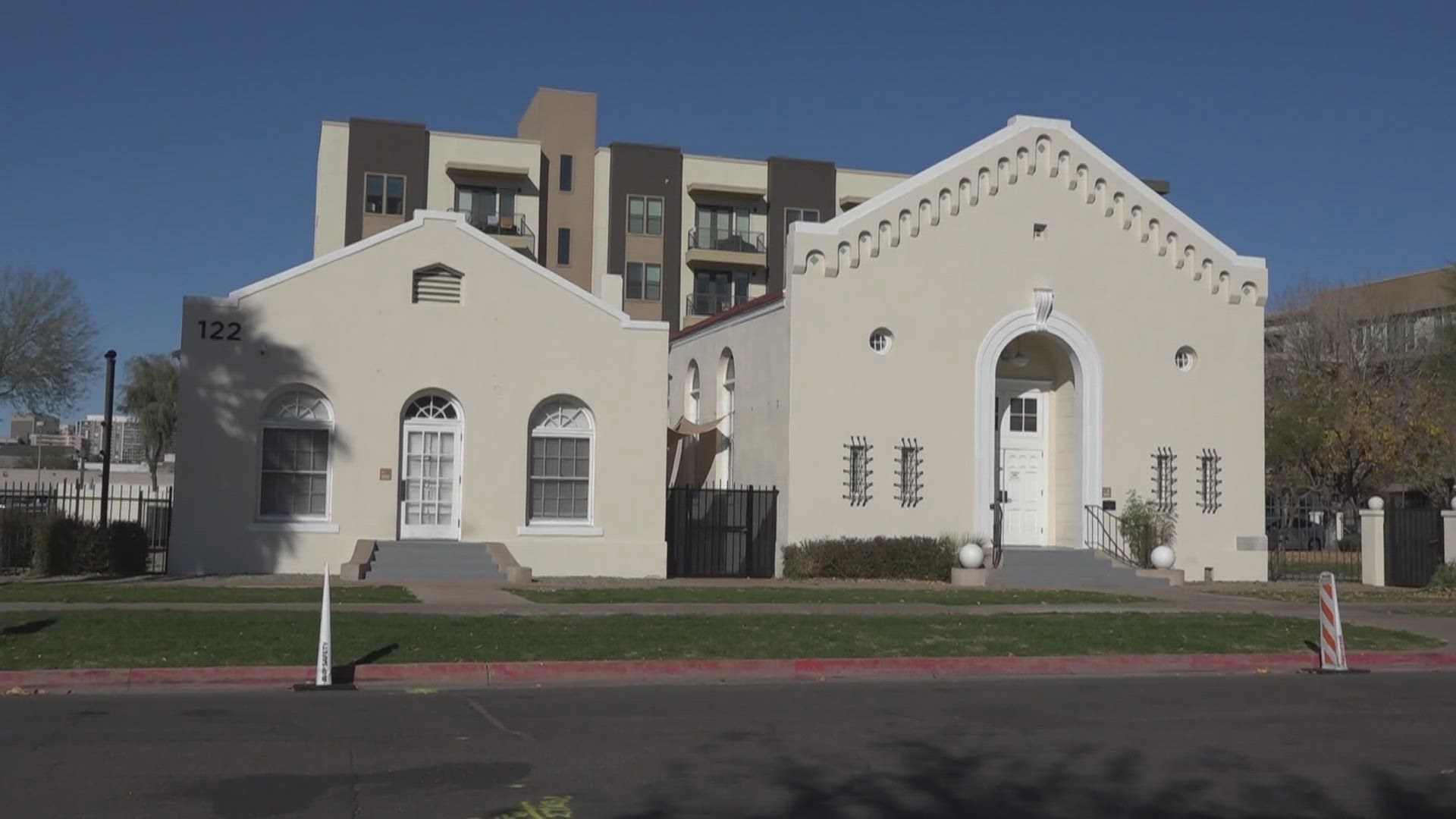 Arizona Jewish Historical Society honors Holocaust survivors | 12news.com