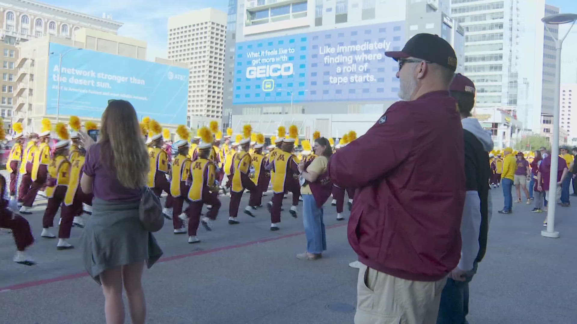 2 seriously hurt after being hit by driver running a red light in Mesa ...