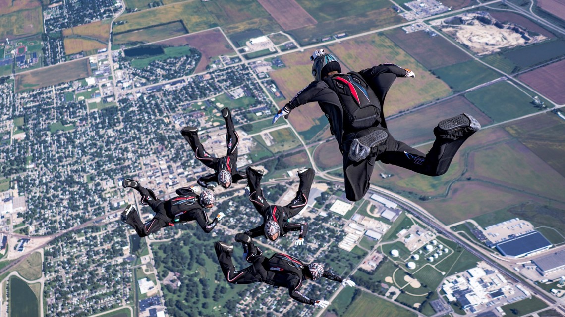 Arizona skydiving team wins silver at world championships in Australia ...