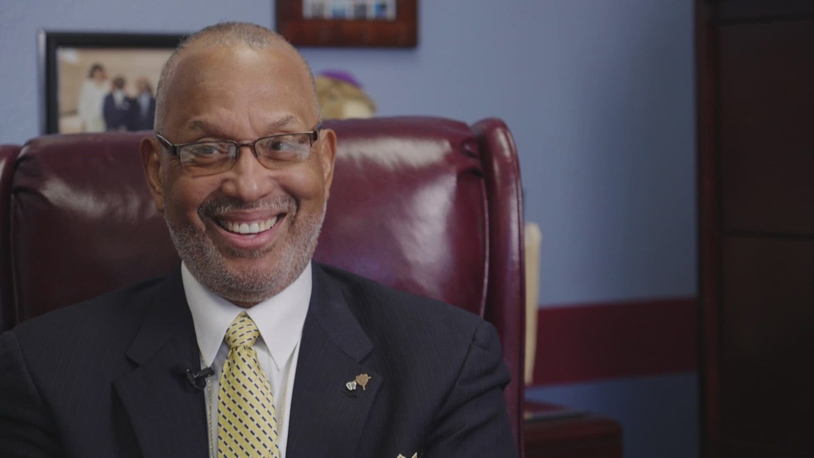 Arizona civil rights leader, senior pastor retires | 12news.com