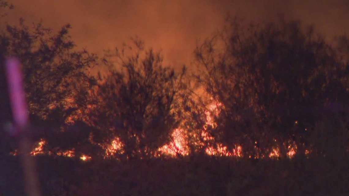 Fire burns in Agua Fria river bottom in Avondale | 12news.com