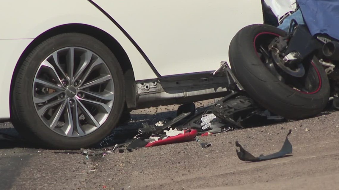 Motorcyclist dies following crash in north Phoenix | 12news.com