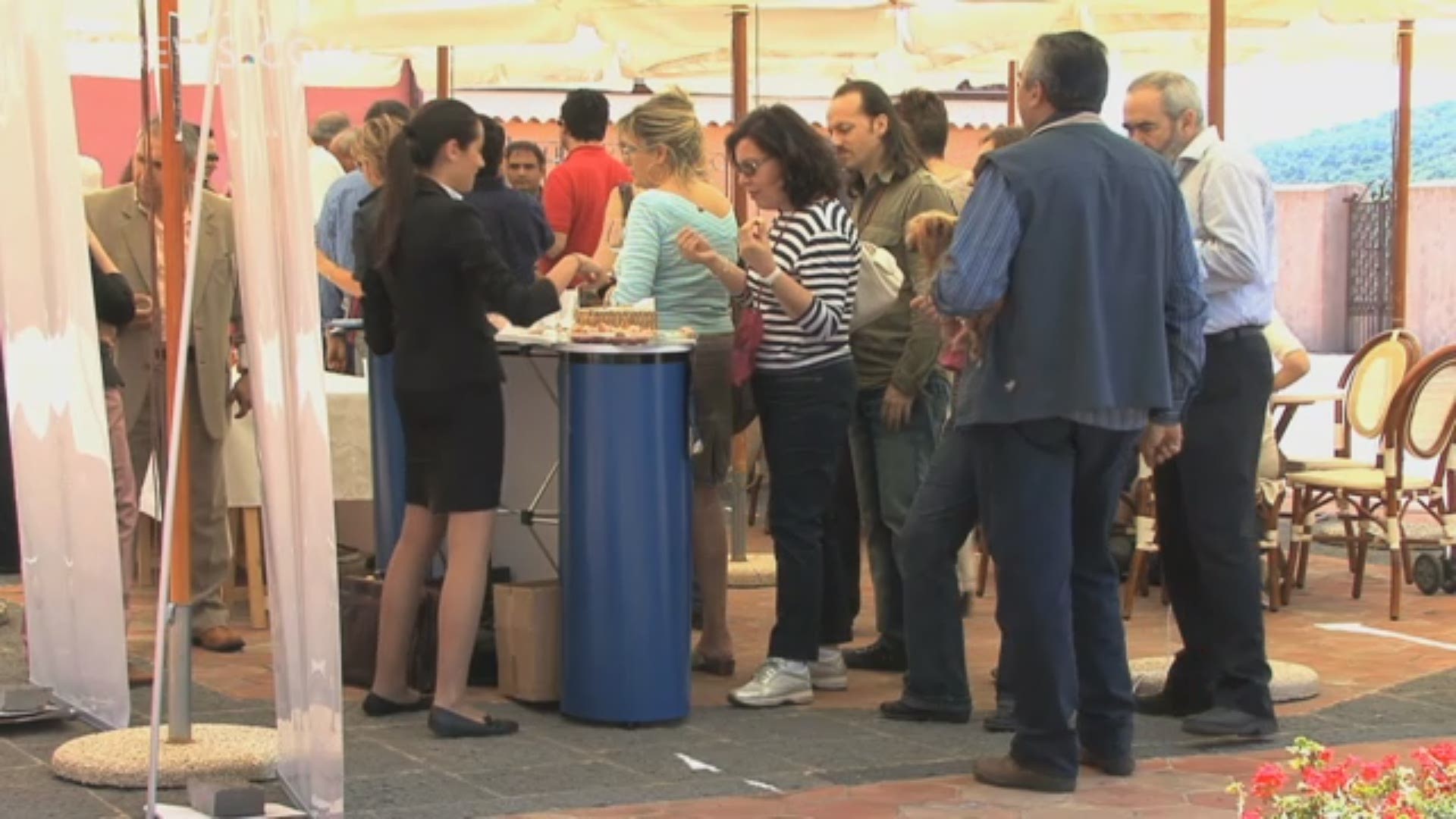 Poll reveals who the best tippers are in the U.S. | 12news.com