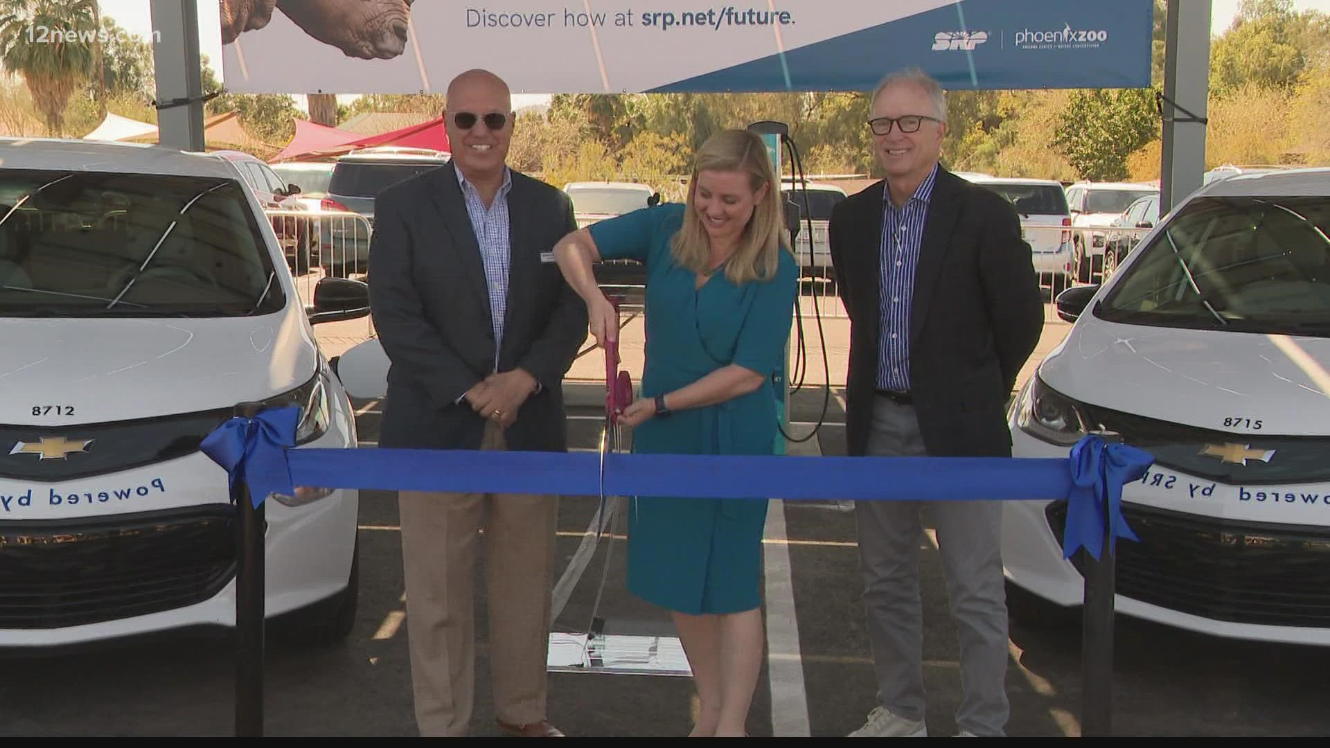 Phoenix Zoo unveils solar EV charging stations | 12news.com