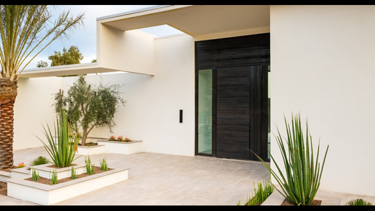 Kliff Kingsbury's Paradise Valley palace takes Twitter by storm ...