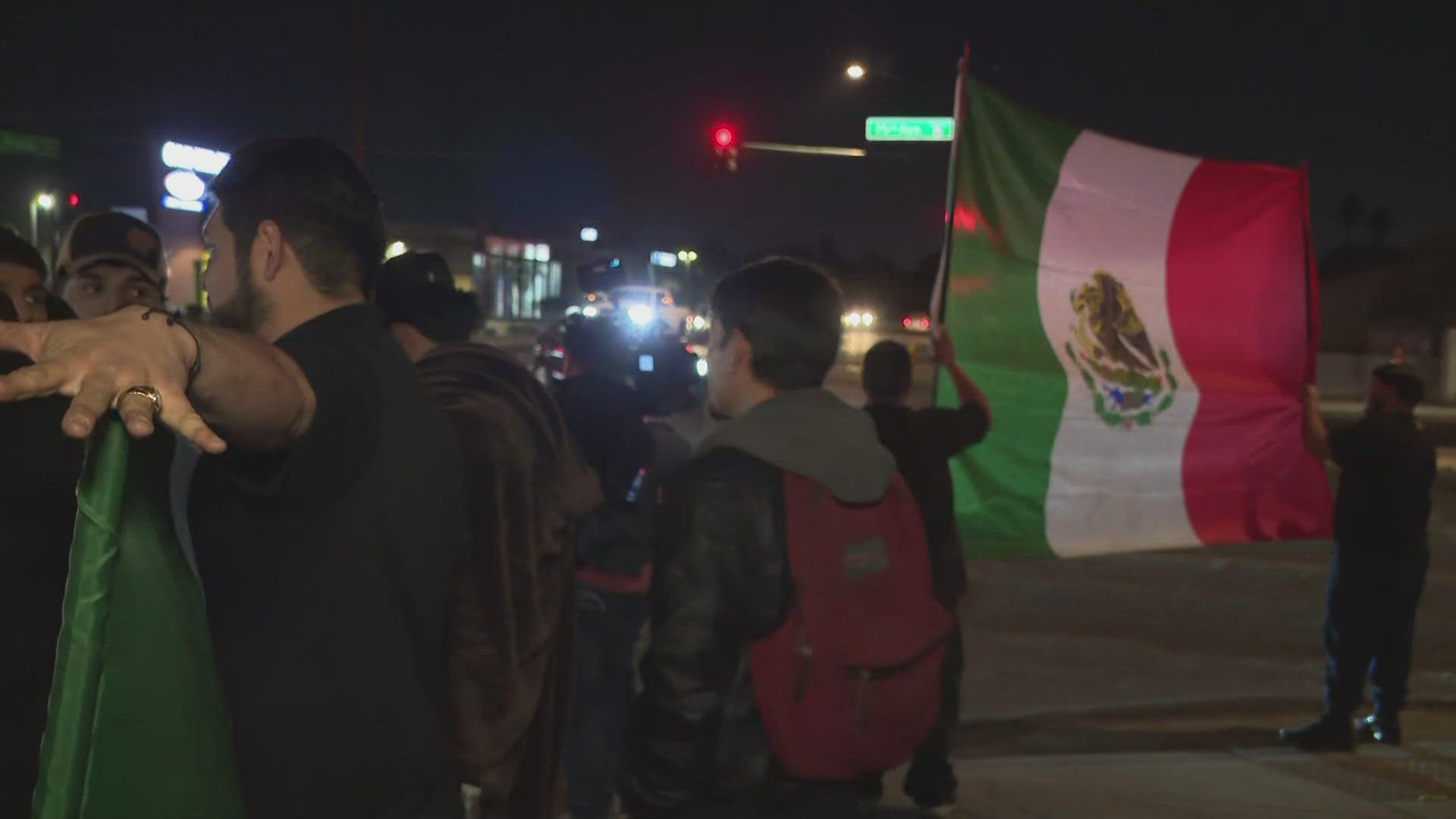 People gather at Phoenix intersection for hours Sunday to protest ...