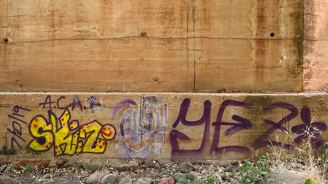 Volunteers work to clean up Sedona after seeing spike in trash | 12news.com