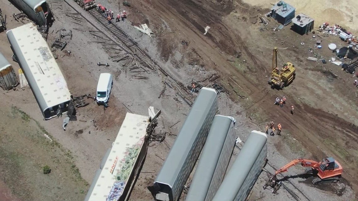 Residents recall hearing 20-car train derailment in northern Arizona ...