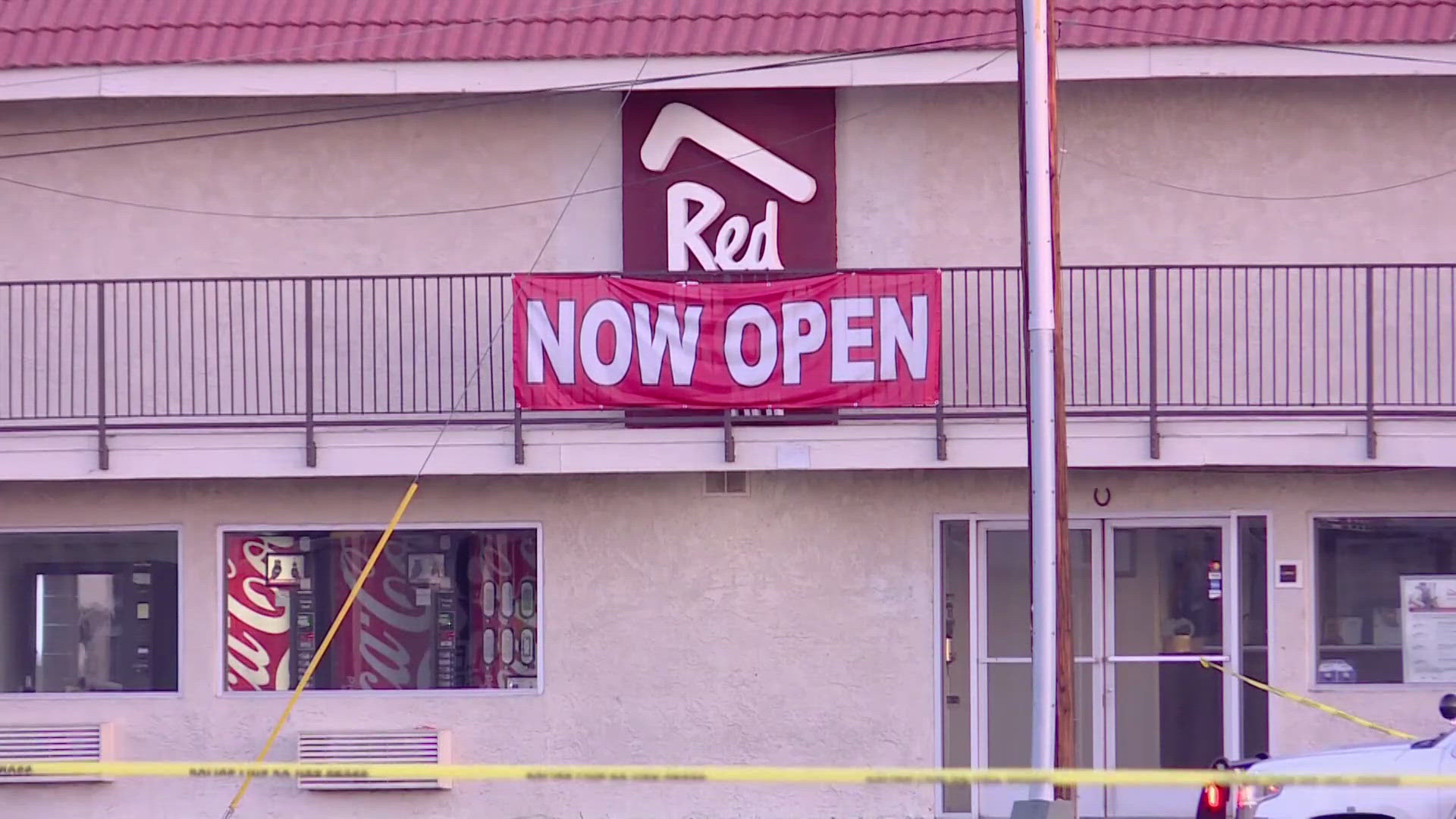 1 man dead after shooting at Phoenix hotel, 3 others injured | 12news.com