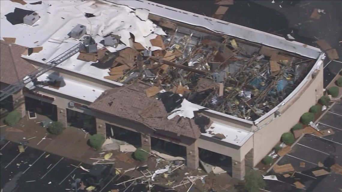 4 people injured in an explosion, roof collapse at Chandler building ...