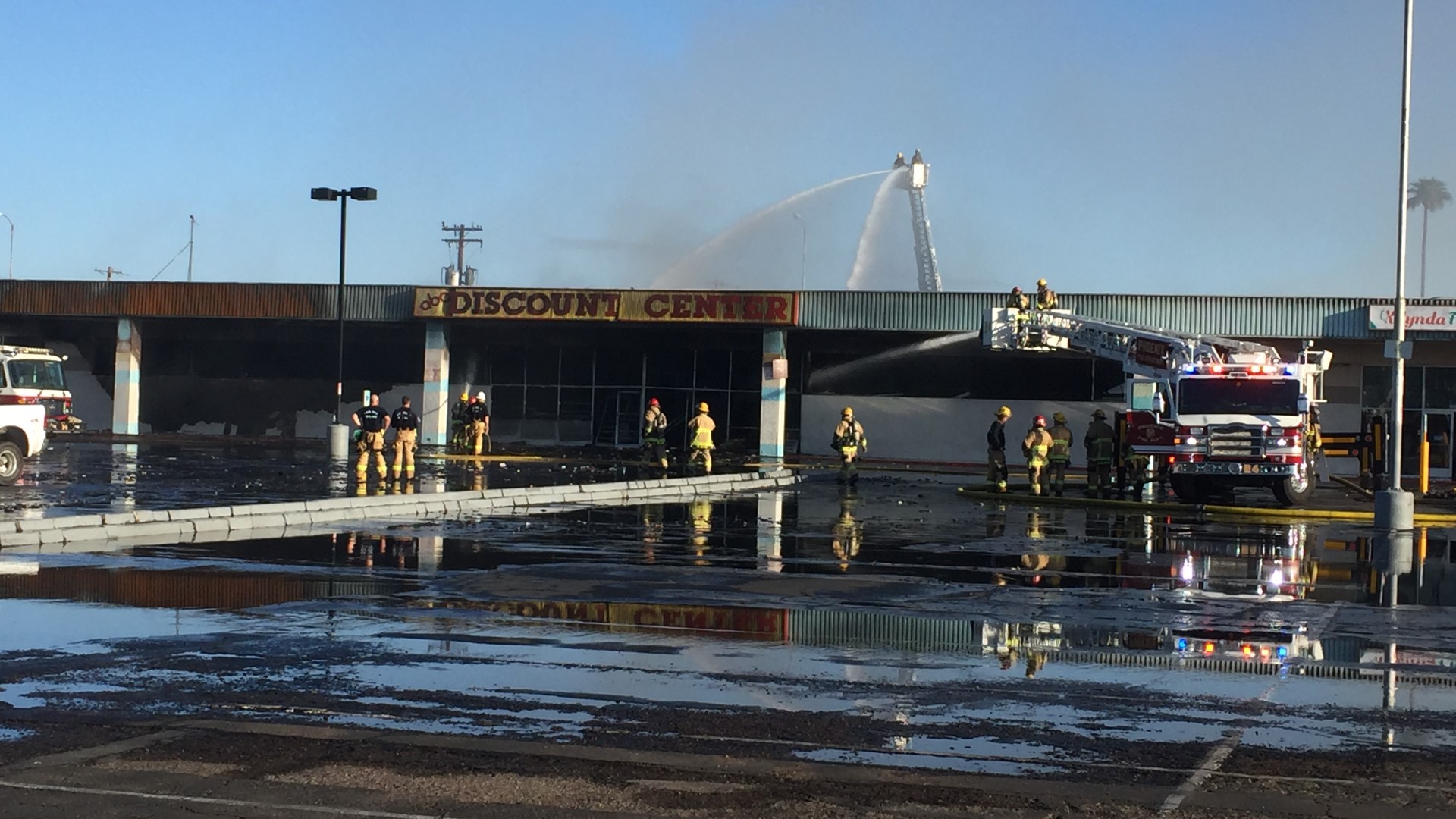 Firefighters battle 3rd-alarm fire in Phoenix strip mall | 12news.com