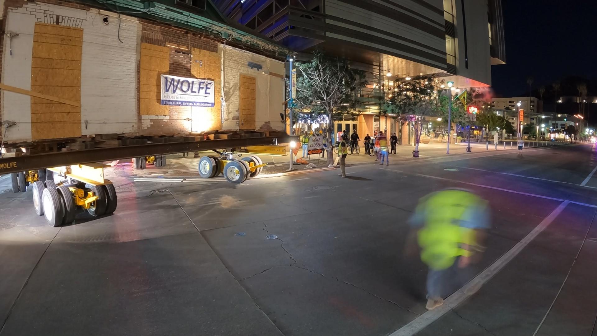 Watch workers move 122-year-old home through downtown Tempe | 12news.com