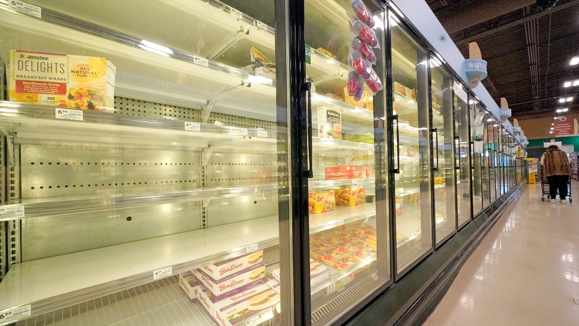 Bashas' having trouble keeping stores stocked on Navajo Nation | 12news.com