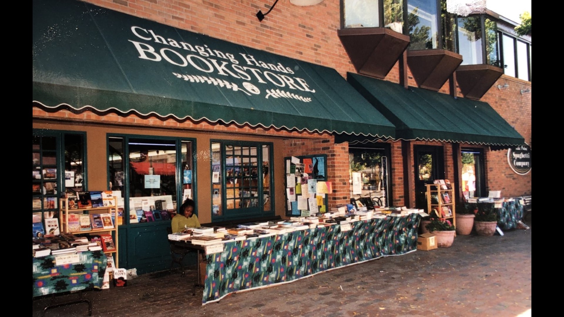 Phoenix's Changing Hands bookstore celebrates 50th birthday | 12news.com